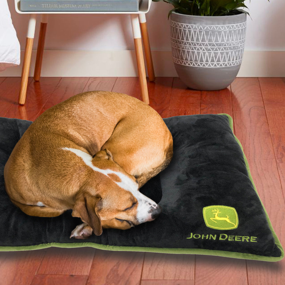 John Deere Pet Bed: Best plush dog bed - Horizon Ag & Turf - Shop now!